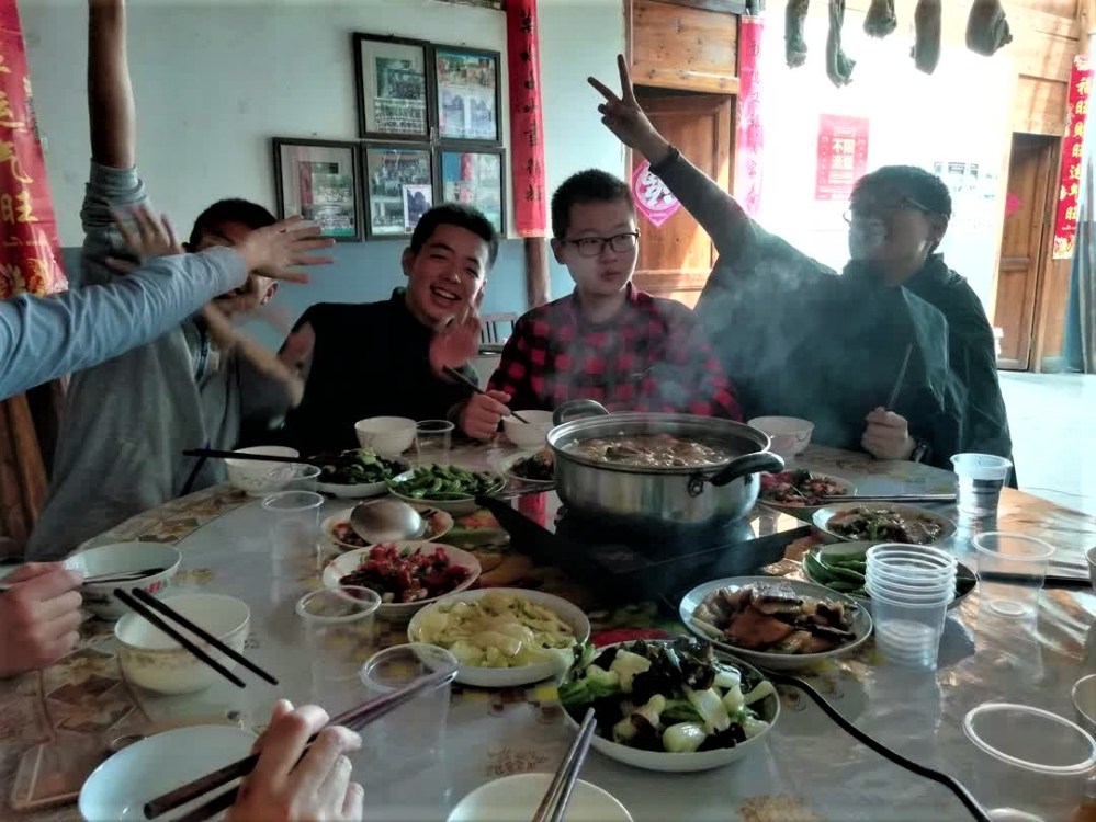 10 Tips on Eating in China: A guide to Chinese Table Manners and Dining ...